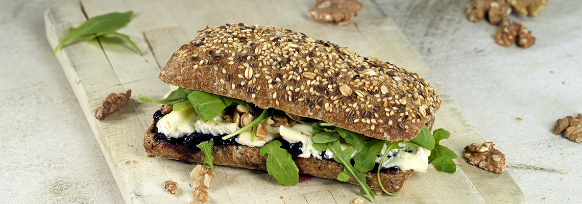 Oppskrift ciabatta med brie og solbærmarmelade